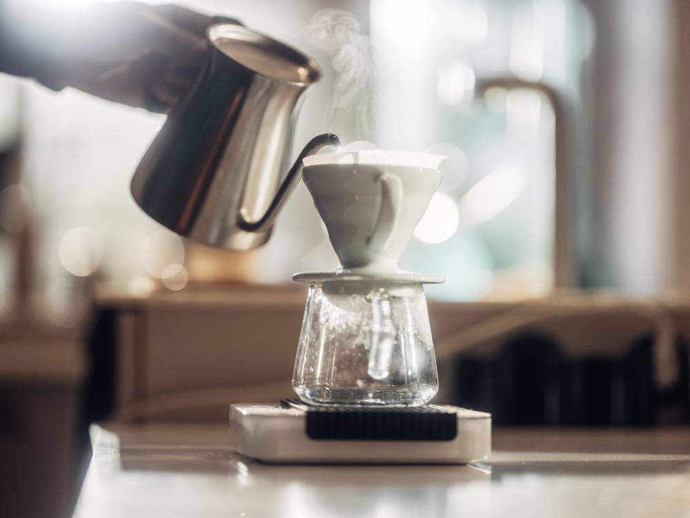 Kaffeezubereitung mit dem Handfilter: Anleitung in 7 Schritten | Coffee ...